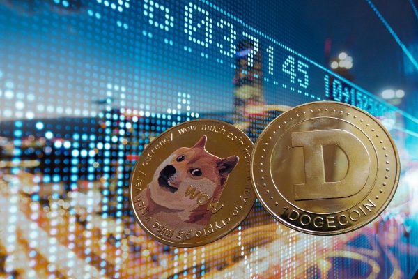 Η τιμή Dogecoin πέφτει κάτω από τα βασικά στηρίγματα